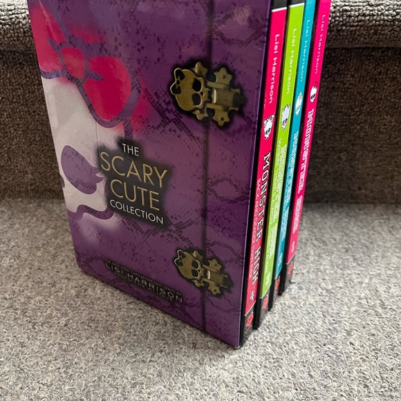 monster high | Other | Monster High Scary Cute Collection Box Set ...
